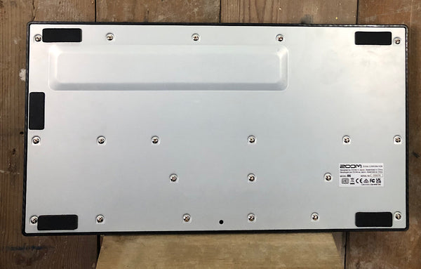 Zoom B6 Multi Effects Pedal (Pre-Owned) – The Bass Gallery