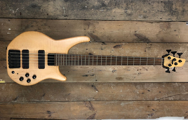 Status Eclipse 5 – The Bass Gallery